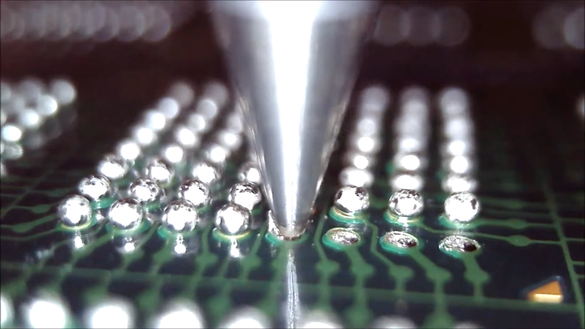 Horizontal Heating Solder Bump Repair by PacTech